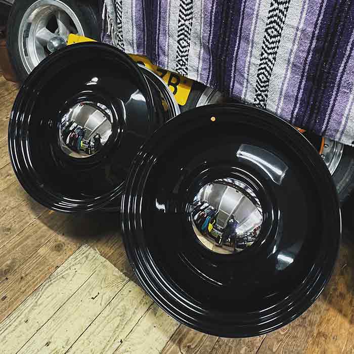 20" x 9" Smoothie steel wheels • Stiff Skunk